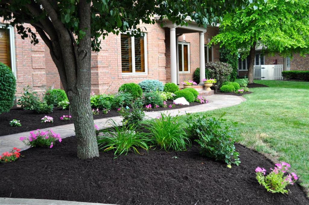 Brown Colored Mulch | Indianapolis Mulch | McCarty Mulch