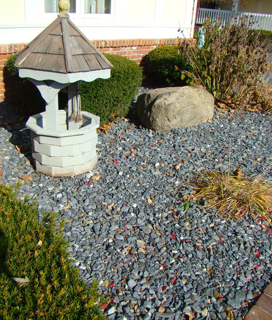 Maylen Black | Indianapolis Decorative Rock | McCarty Mulch
